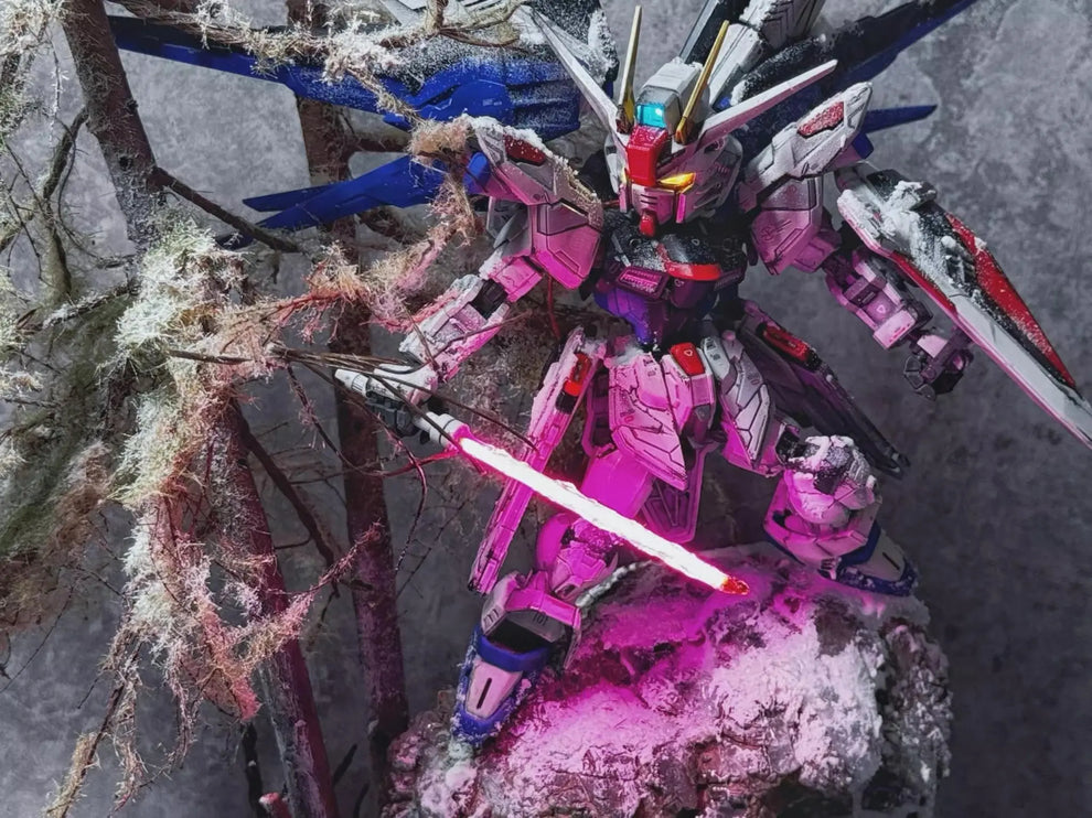 Customized MGSD Strike Freedom Gundam decorative ornaments – Takara ...